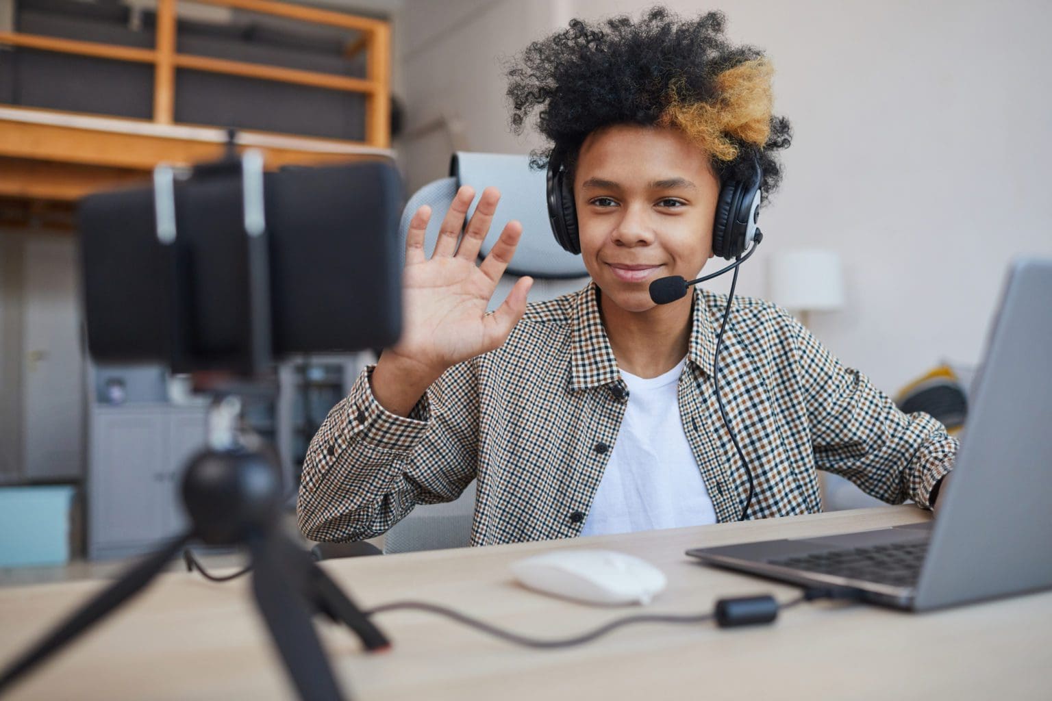 Keeping Kids Safe Online with Susan McLean - Easy Prey Podcast